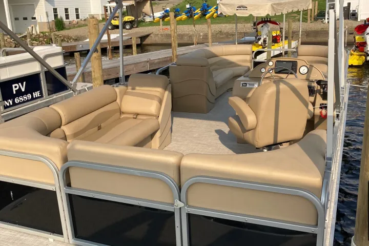 10 person 22’ Sport Pontoon | Bemus Bay Water Toys